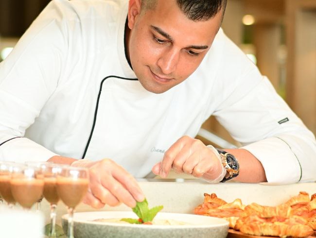 Special Offers for International Buffet l JW Café